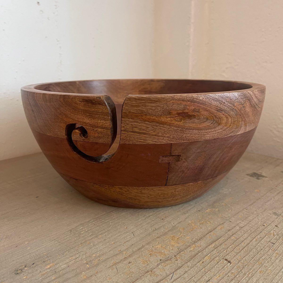 Dean Hood Project/Yarn Bowl 2450 — ImagiKnit